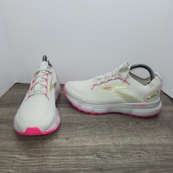 Brooks | Shoes | Brooks Glycerin Stealthfit 2 20372 1b067 Cream Pink ...